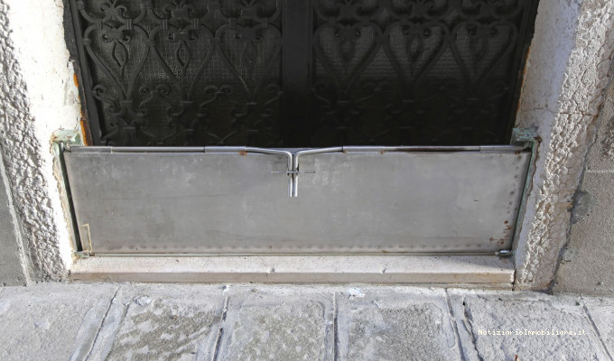 Soluzioni per non far entrare l'acqua dalla porta